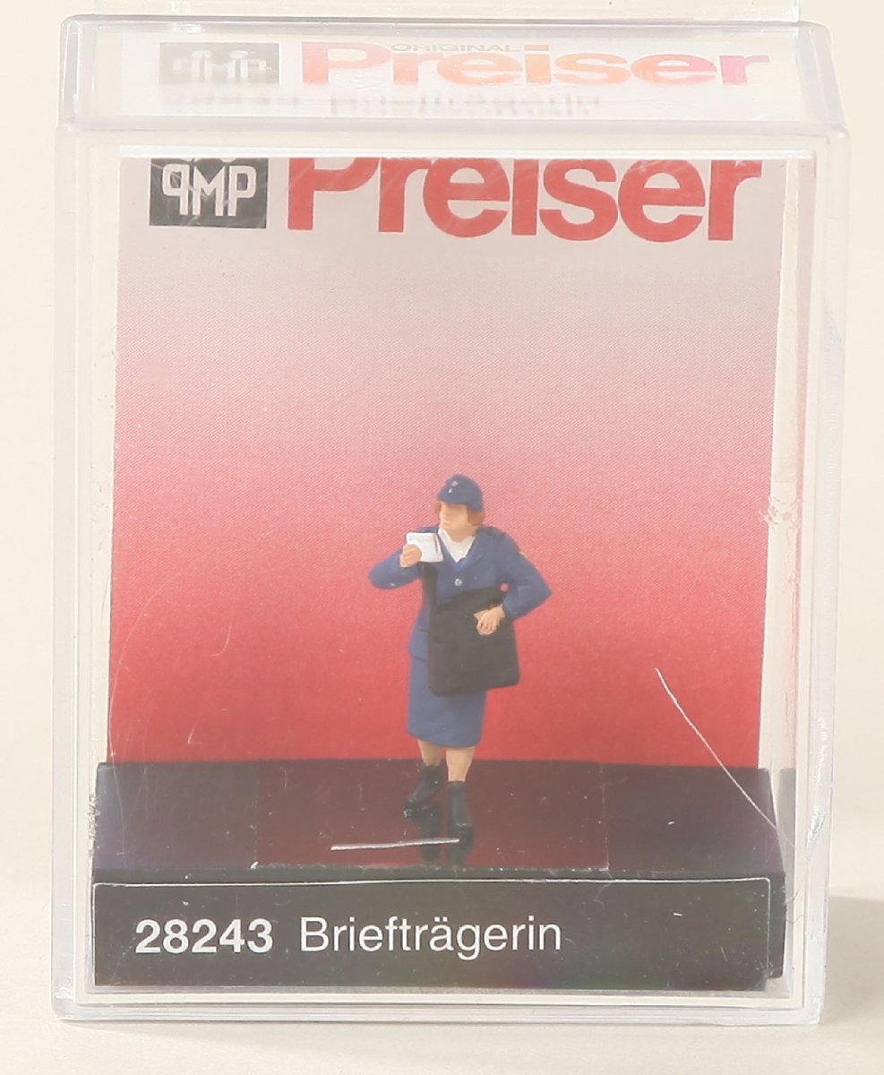 Preiser 28243 Briefträgerin 1/87, 4,40