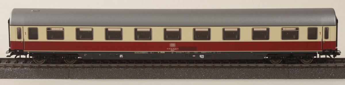 Märklin 43845 Abteilwagen Avümz 111 DB, Ep. IV, 67,00