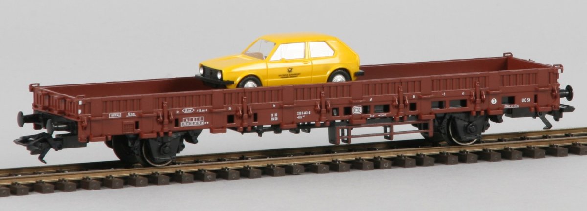 Trix 24201-15 Niederbordwagen Kls 443 bel. m. VW Golf, DB, Ep. IV, 24,90